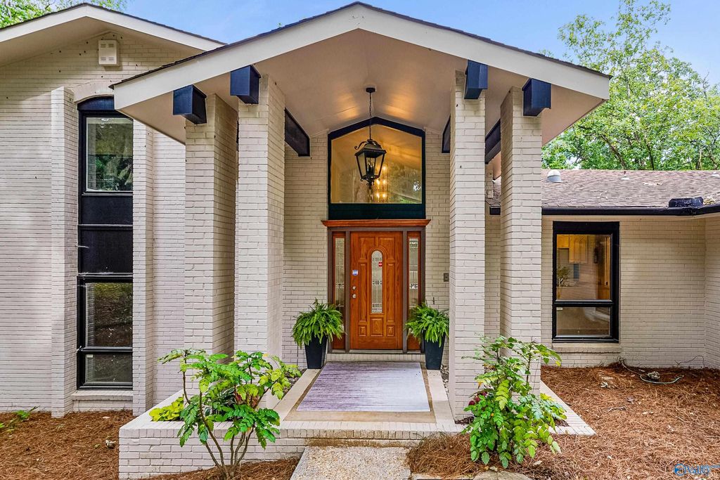 2702 Churchill Dr SE, Huntsville, AL 35801 - See Est. Value, Schools & More