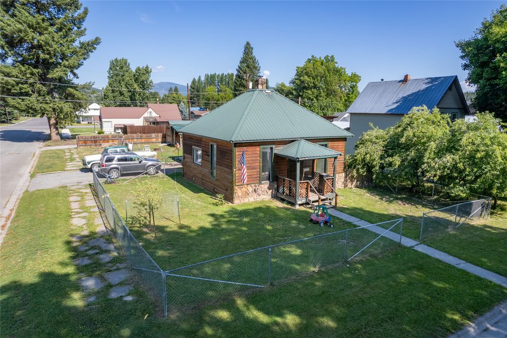 320 Idaho Ave, Libby, MT 59923 - See Est. Value, Schools & More