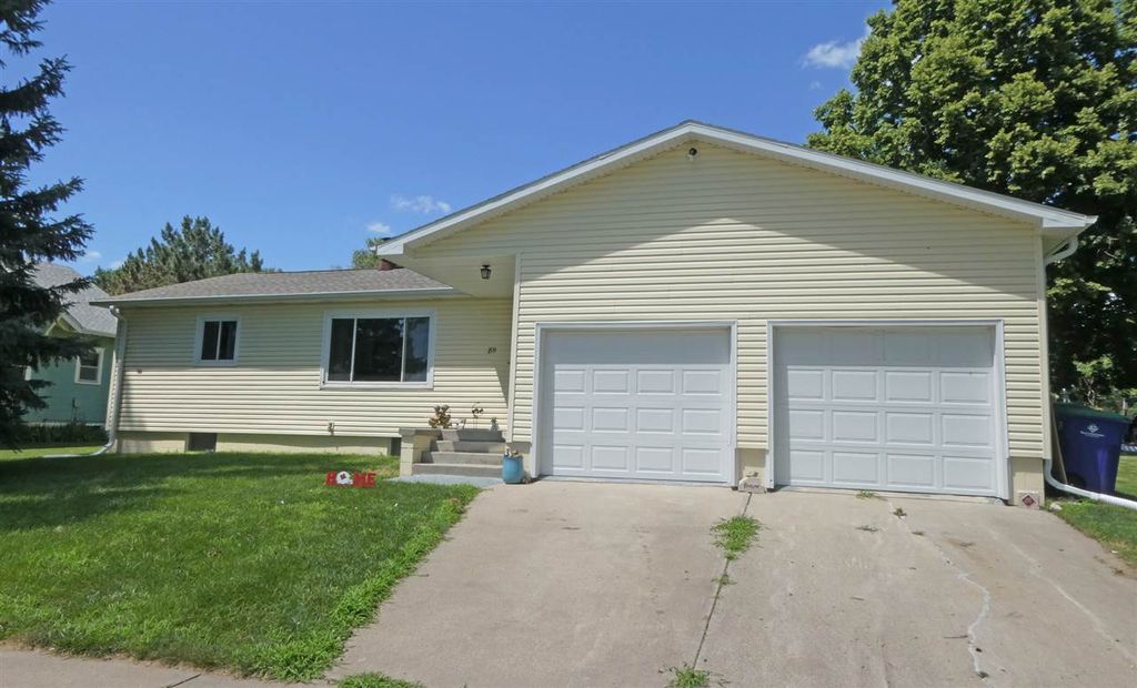 811 Main St, Winside, NE 68790 - See Est. Value, Schools & More
