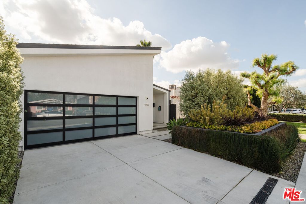 10728 Tabor St, Los Angeles, CA 90034 - See Est. Value, Schools & More