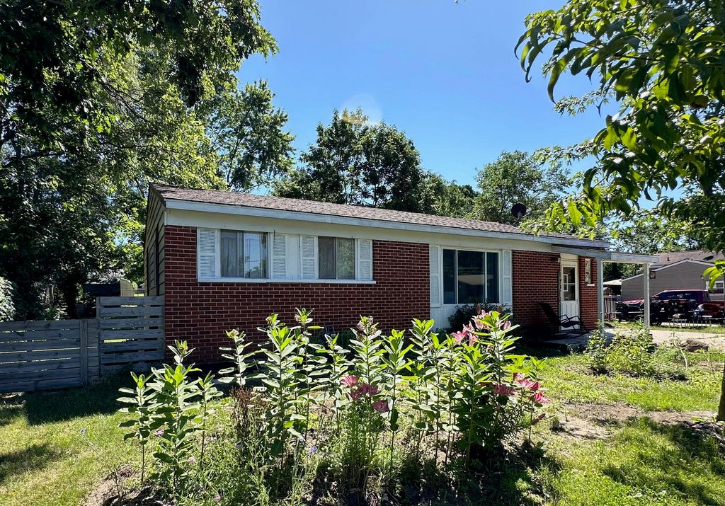 5012 Biddeford Dr NW, Comstock Park, MI 49321 - See Est. Value, Schools & More