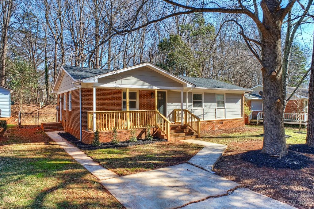 2504 Longleaf Dr, Charlotte, NC 28210 - See Est. Value, Schools & More