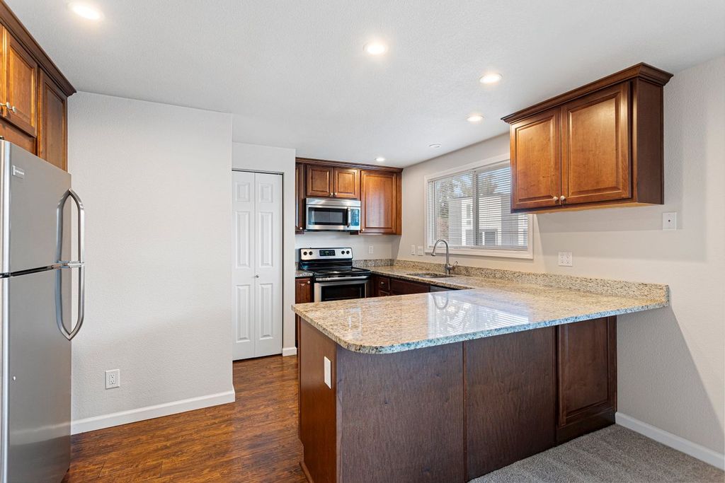 11615 91st Ln NE #OB-4, Kirkland, WA 98034 - See Est. Value, Schools & More