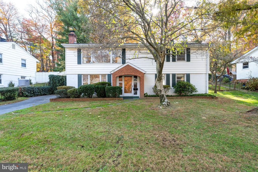 107 Patrick St SE, Vienna, VA 22180 - See Est. Value, Schools & More