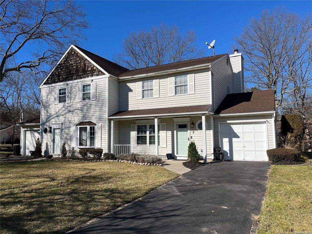 7 Wren Path UNIT 7, Coram, NY 11727 - See Est. Value, Schools & More