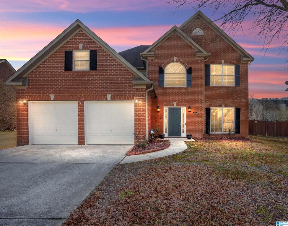 565 Forest Lakes Dr, Sterrett, AL 35147 - See Est. Value, Schools & More