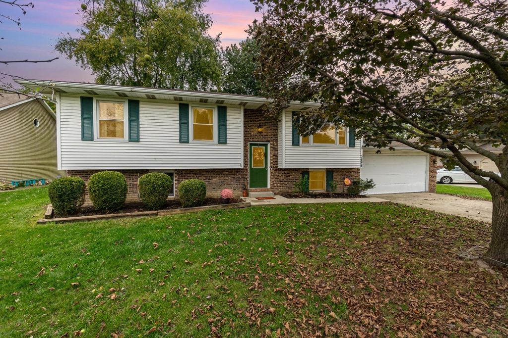 3848 Kingsway Dr, Crown Point, IN 46307 | MLS# 540123 | Trulia