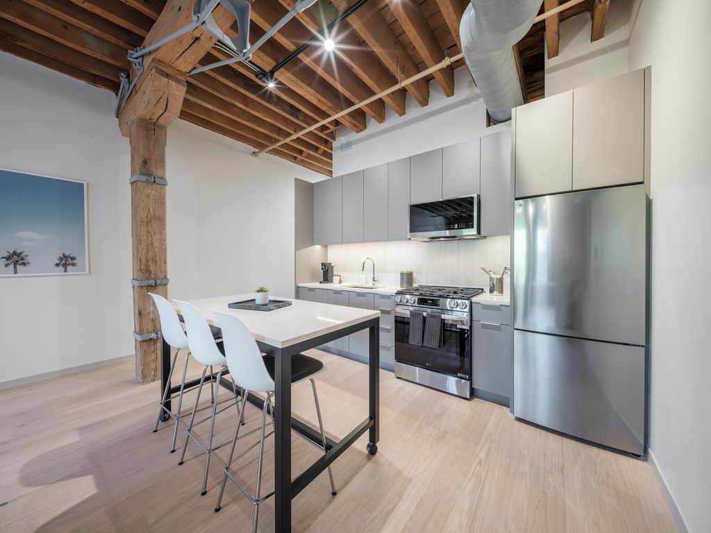 1350 N Wells St #5578487, Chicago, IL 60610 - See Est. Value, Schools ...