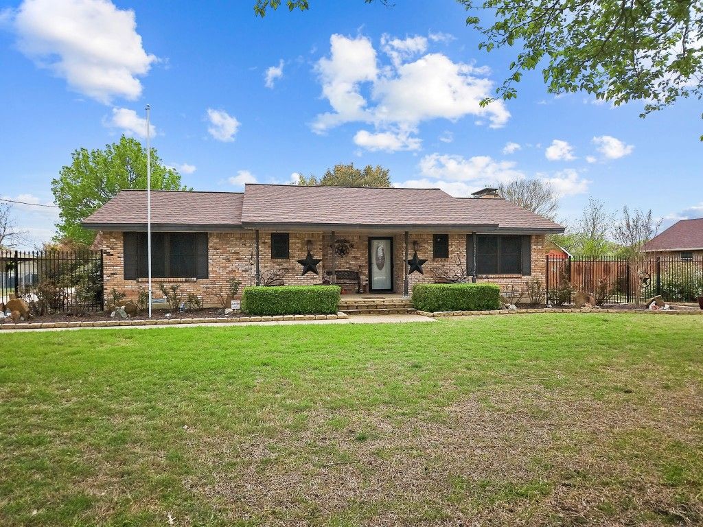 228 Pierce Rd, Red Oak, TX 75154 | MLS# 20459271 | Trulia