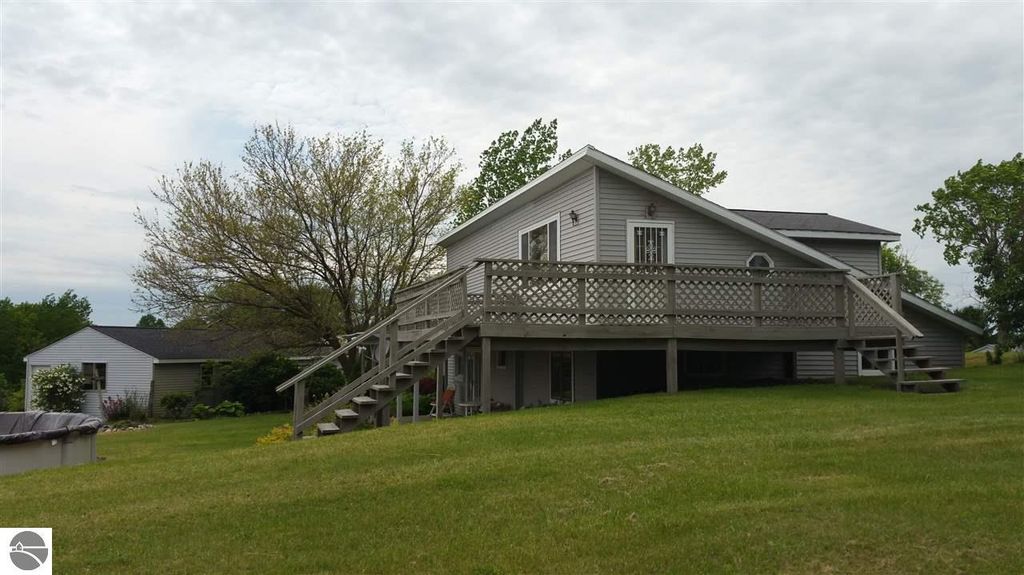 9575 Monroe Rd, Elwell, MI 48832 - See Est. Value, Schools & More