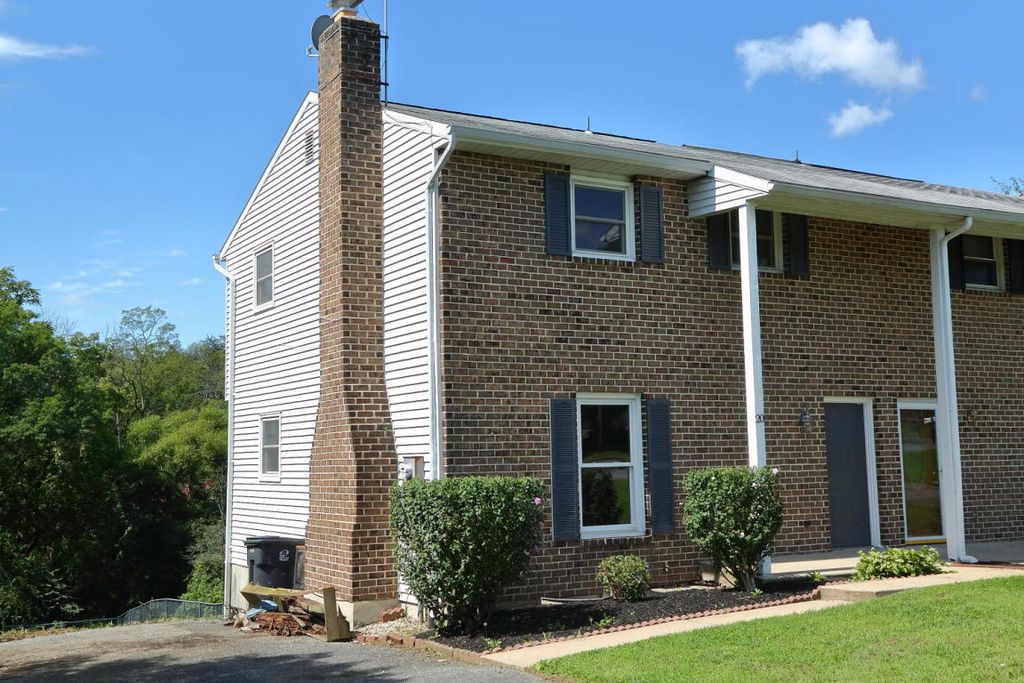 20 Faith Cir, Carlisle, PA 17013 - See Est. Value, Schools & More