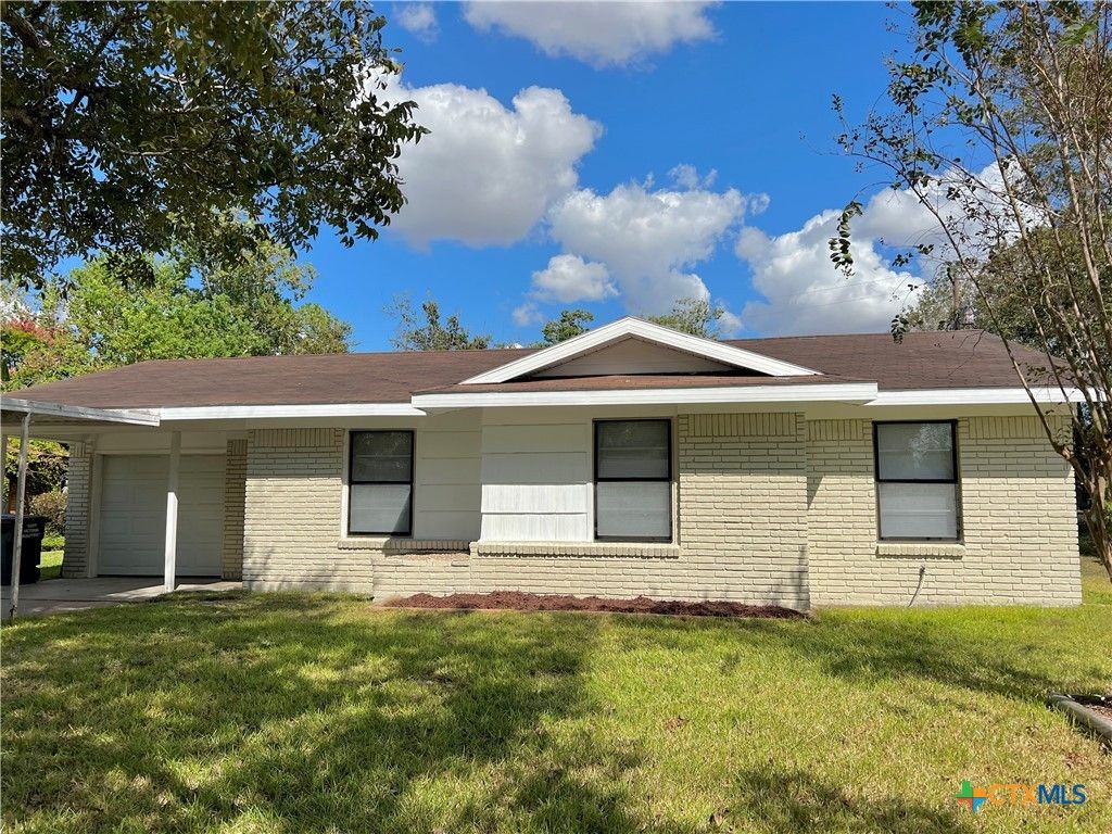 1514 Alamo Dr, Victoria, TX 77901 - See Est. Value, Schools & More