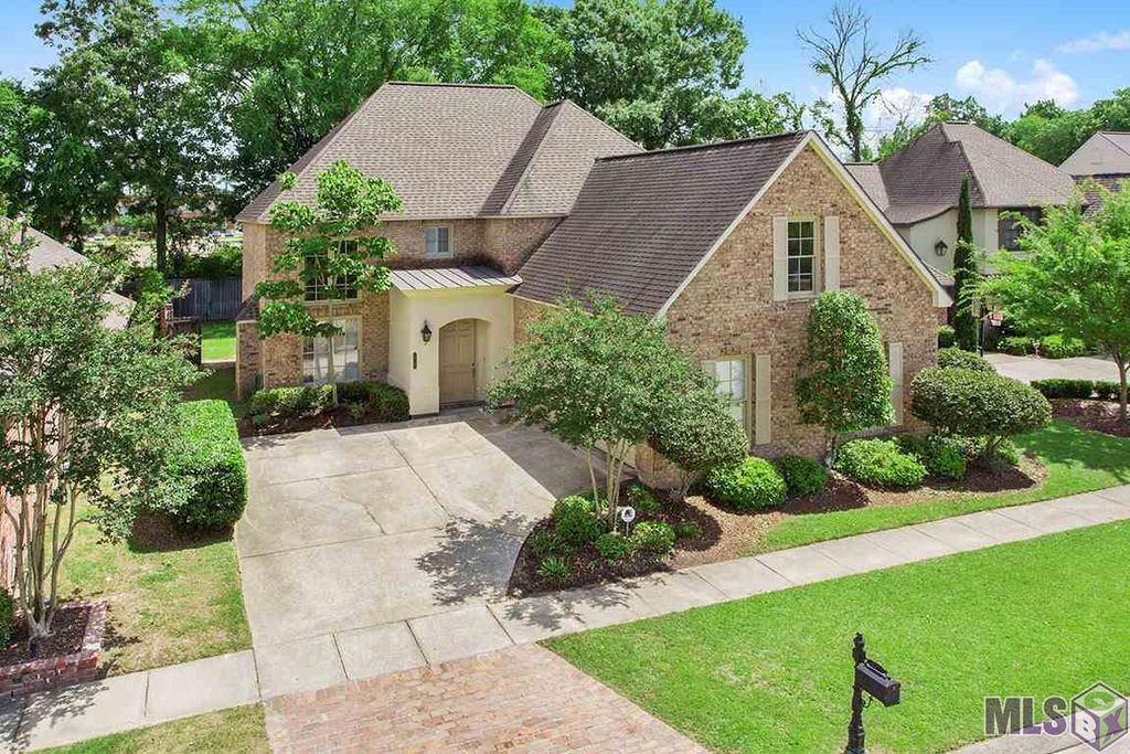 227 Greens Dr, Baton Rouge, LA 70810 - See Est. Value, Schools & More