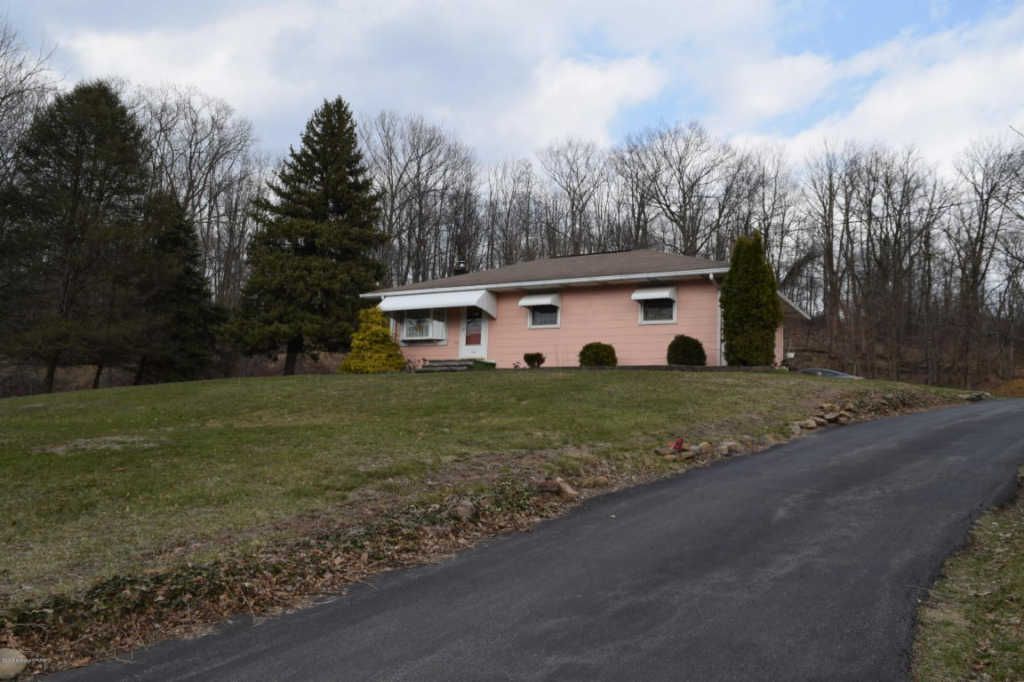 1168 Riverview Dr, Walnutport, PA 18088 - See Est. Value, Schools & More