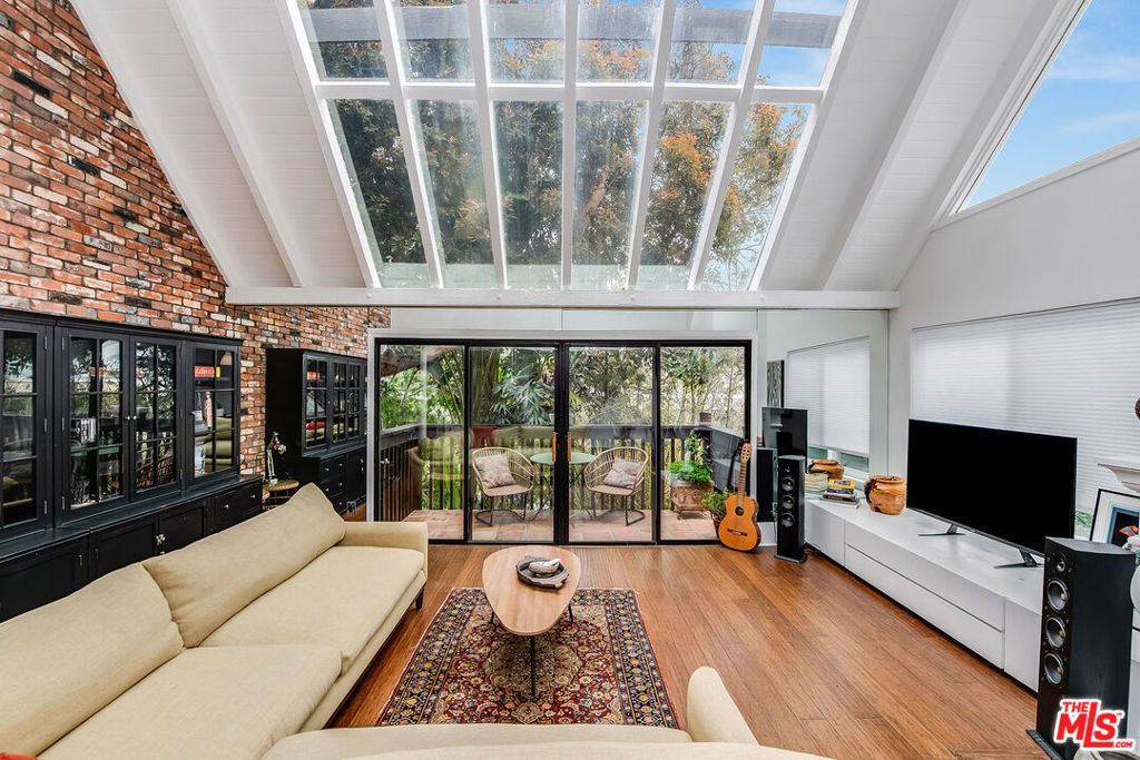 33 Reef St #4, Marina Del Rey, CA 90292 - See Est. Value, Schools & More