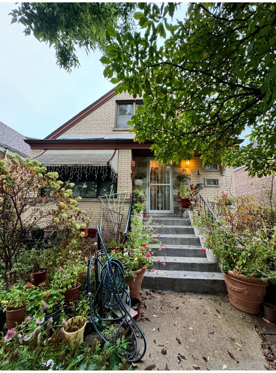 7127 S Ridgeway Ave, Chicago, IL 60629 - See Est. Value, Schools & More