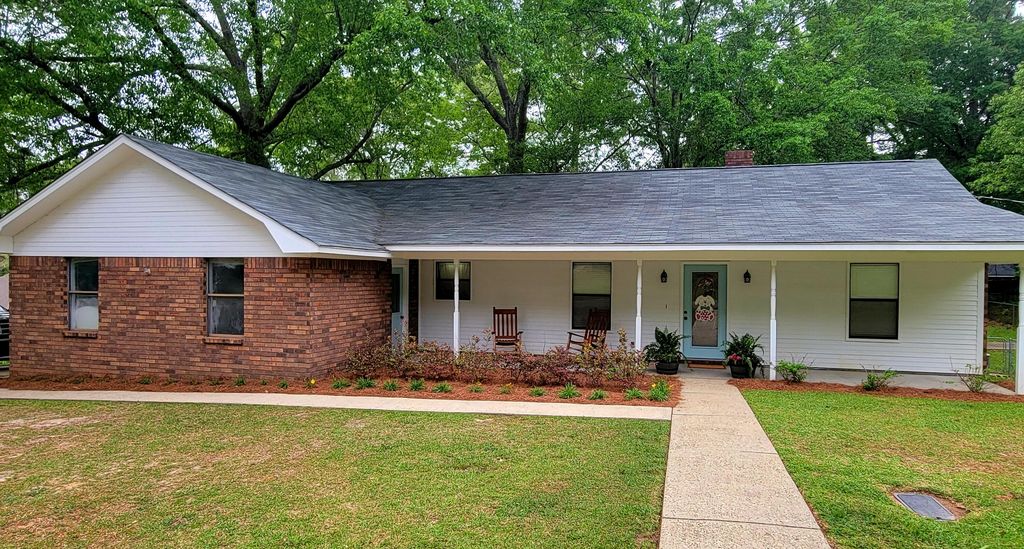 313 Green Hills Dr, Hattiesburg, MS 39402 - See Est. Value, Schools & More
