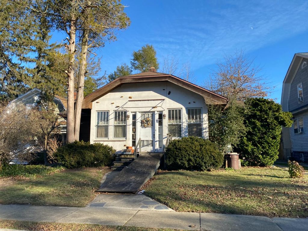 19 Howard St, Vineland, NJ 08360 - See Est. Value, Schools & More