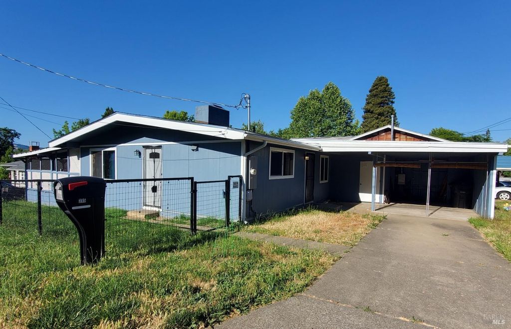 395 North Street, Willits, CA 95490 - See Est. Value, Schools & More