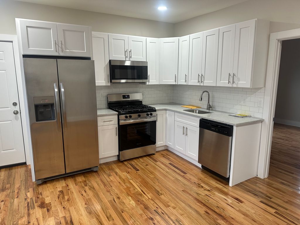 10-12 Perry Hill Rd #1, Shelton, CT 06484 | Trulia