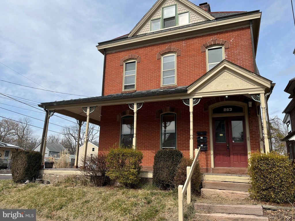 263 Yost Ave, Spring City, PA 19475 - See Est. Value, Schools & More