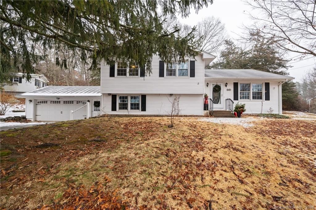 16 Chapman Lane, Gales Ferry, CT 06335 - See Est. Value, Schools & More