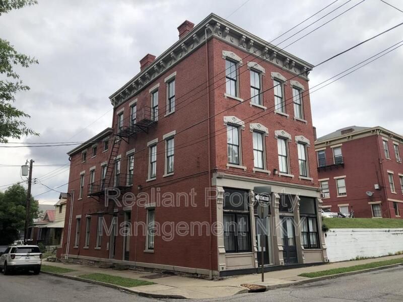 424 Emma St #102, Covington, KY 41011 - See Est. Value, Schools & More