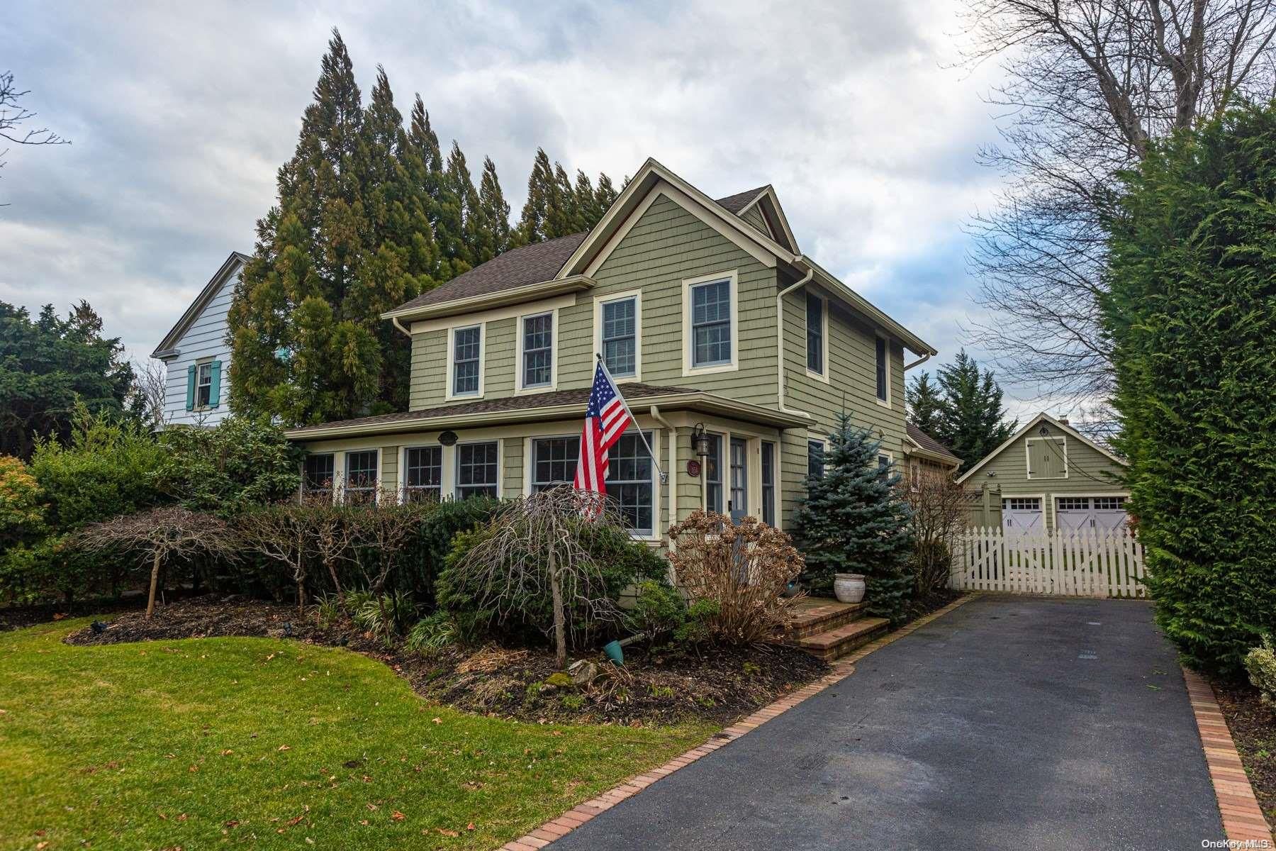 147 S Bay Avenue, Brightwaters, NY 11718 - See Est. Value, Schools & More