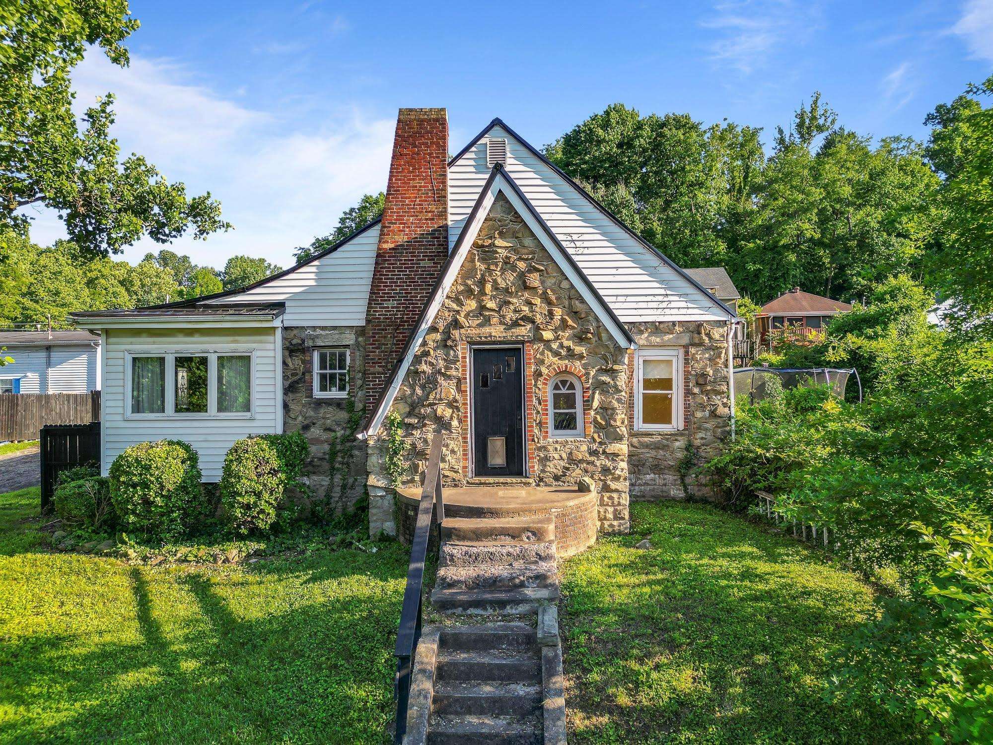 3303 Route 60, Huntington, WV 25705 - See Est. Value, Schools & More