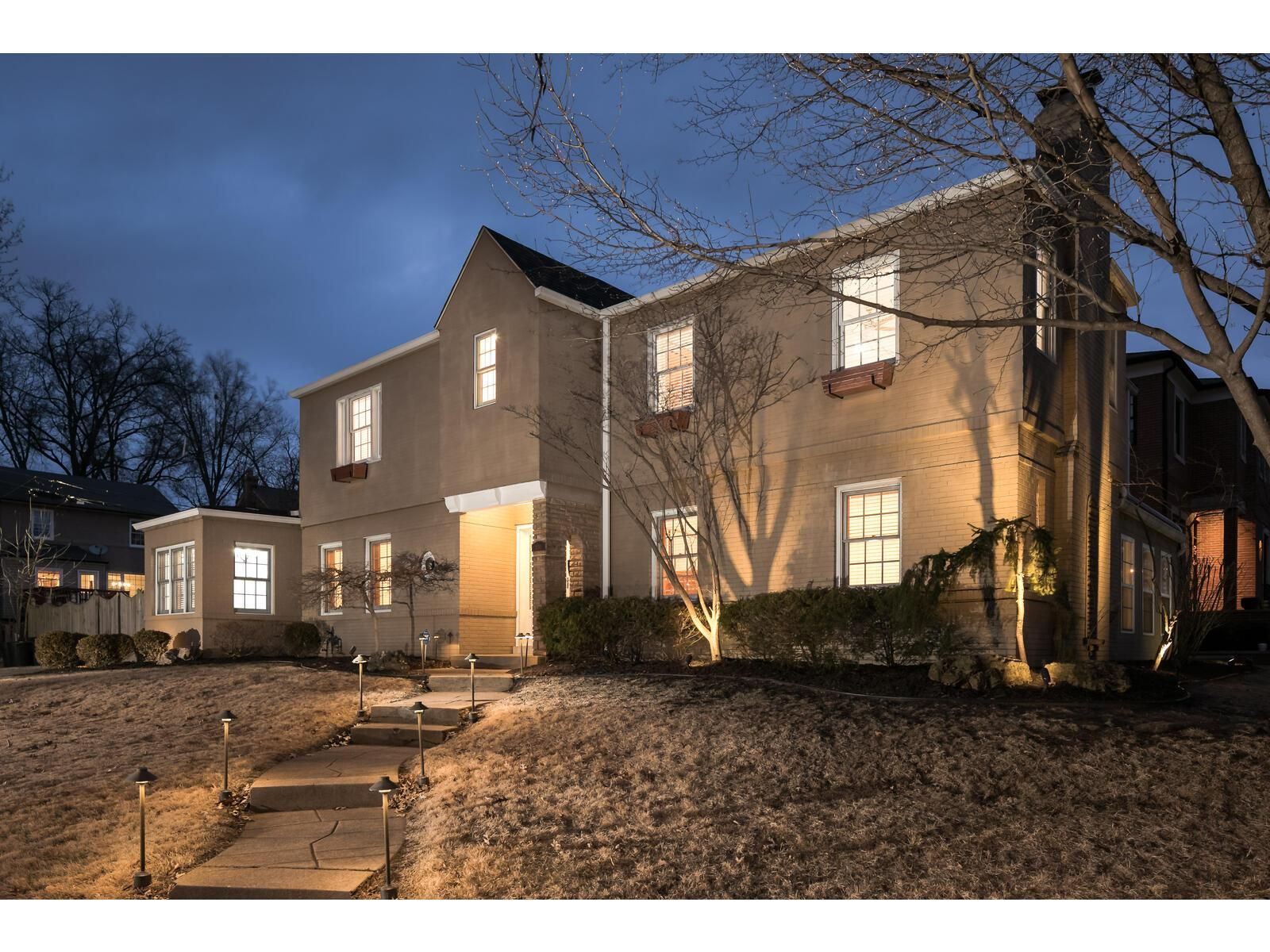 230 N Forsyth Blvd, Saint Louis, MO 63105 - See Est. Value, Schools & More