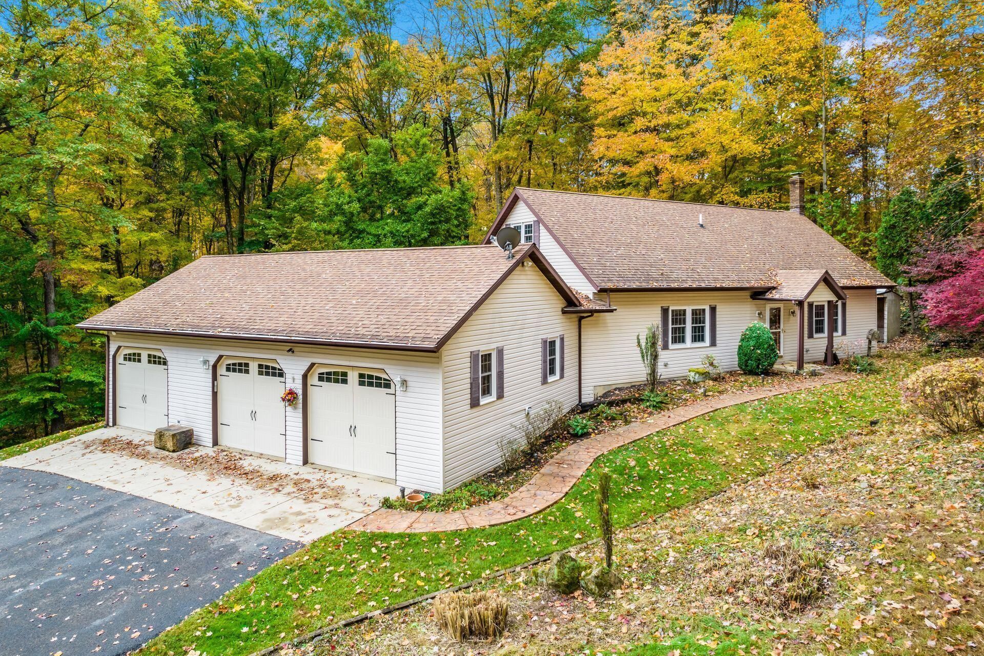 11467 Highland Park, Logan, OH 43138 - See Est. Value, Schools & More