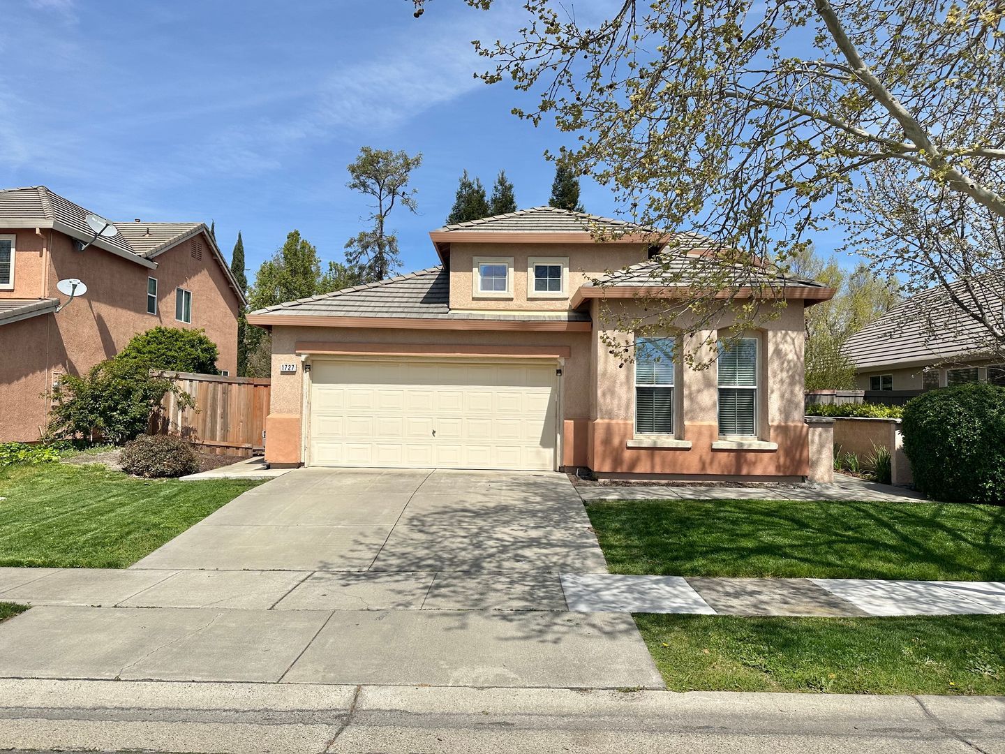 1727 Danbrook Dr, Sacramento, CA 95835 - See Est. Value, Schools & More