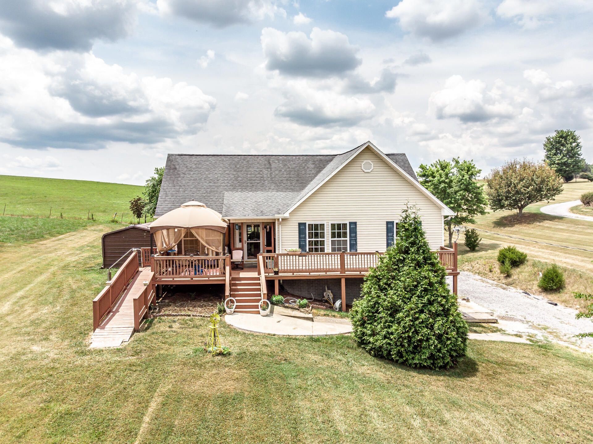 4230 Chuckey Pike, Chuckey, TN 37641 - See Est. Value, Schools & More