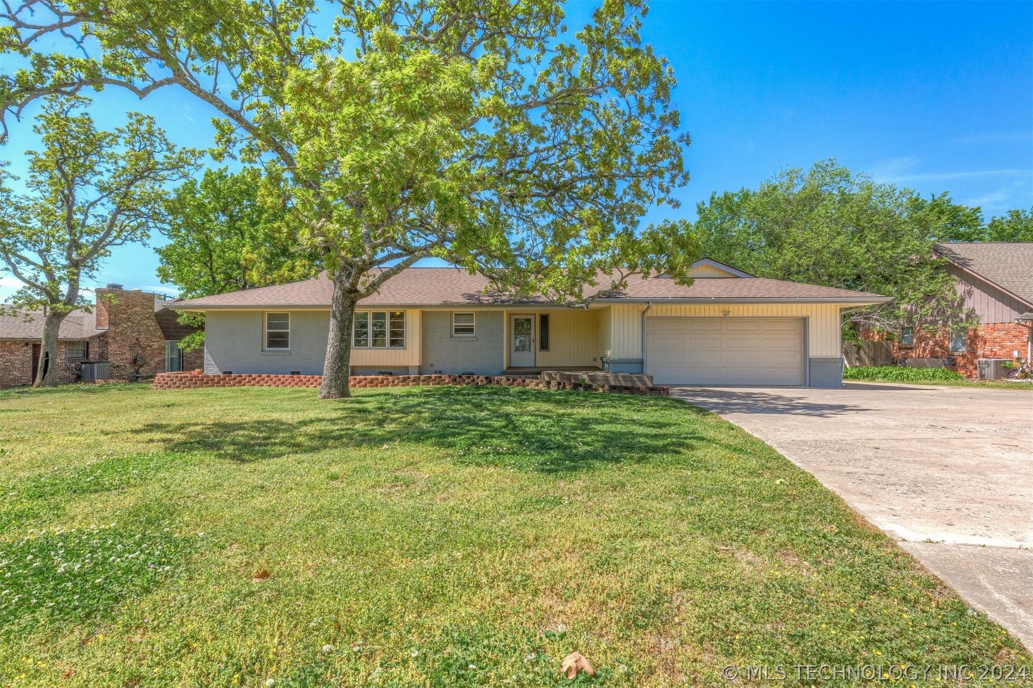 722 Oak Ridge Dr, Sand Springs, OK 74063 - See Est. Value, Schools & More