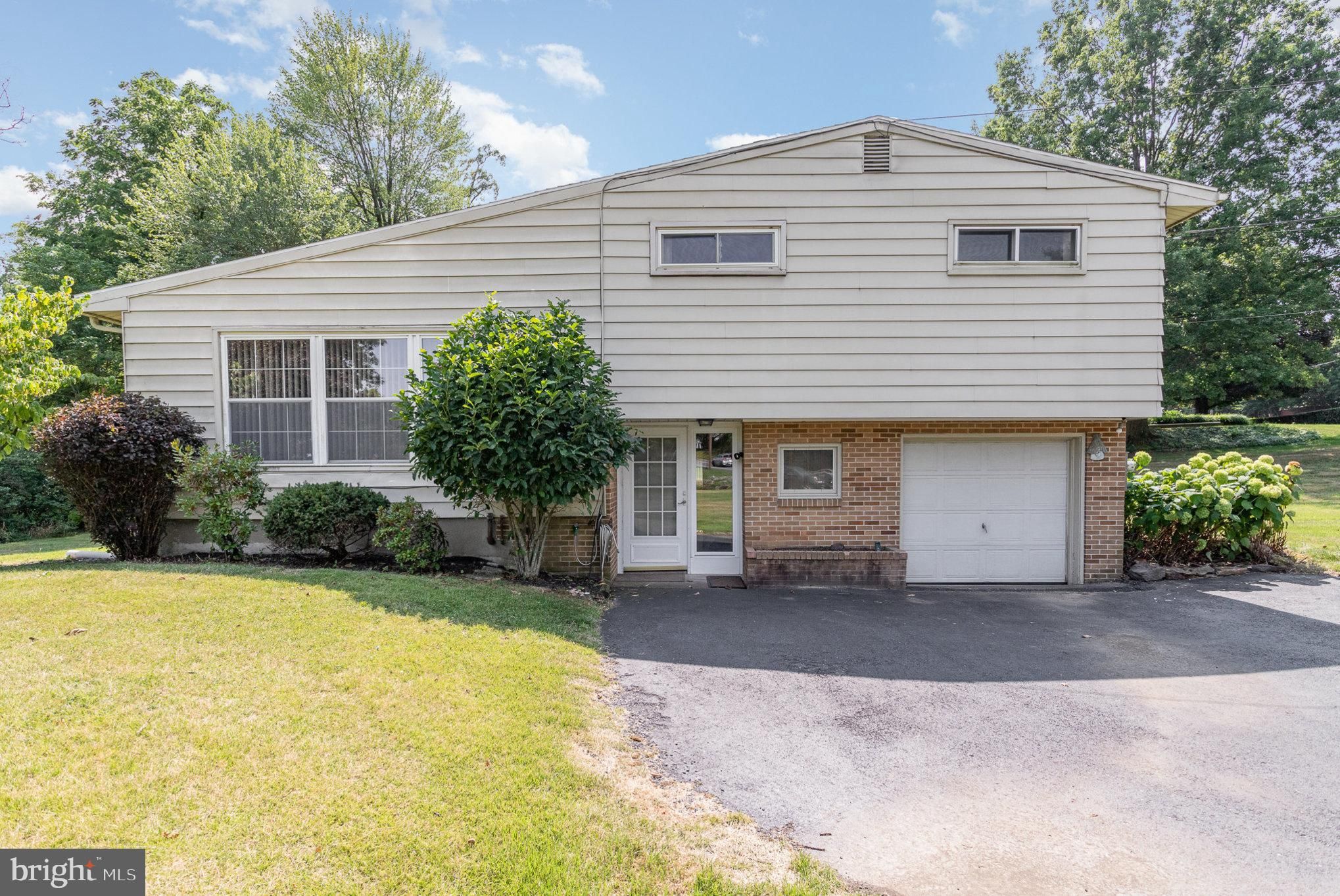 914 Valley Rd, Enola, PA 17025 - See Est. Value, Schools & More