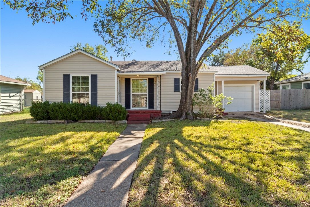 903 North Ave, Bryan, TX 77802 - See Est. Value, Schools & More