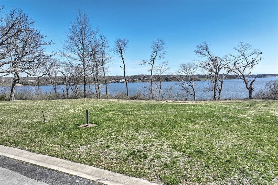 335 E Mueller Ct, Decatur, IL 62521 - See Est. Value, Schools & More