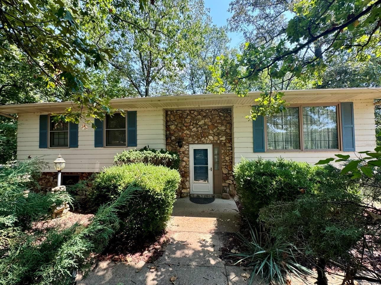 15164 Orchard Lake Dr, Dexter, MO 63841 | MLS# 24052564 | Trulia