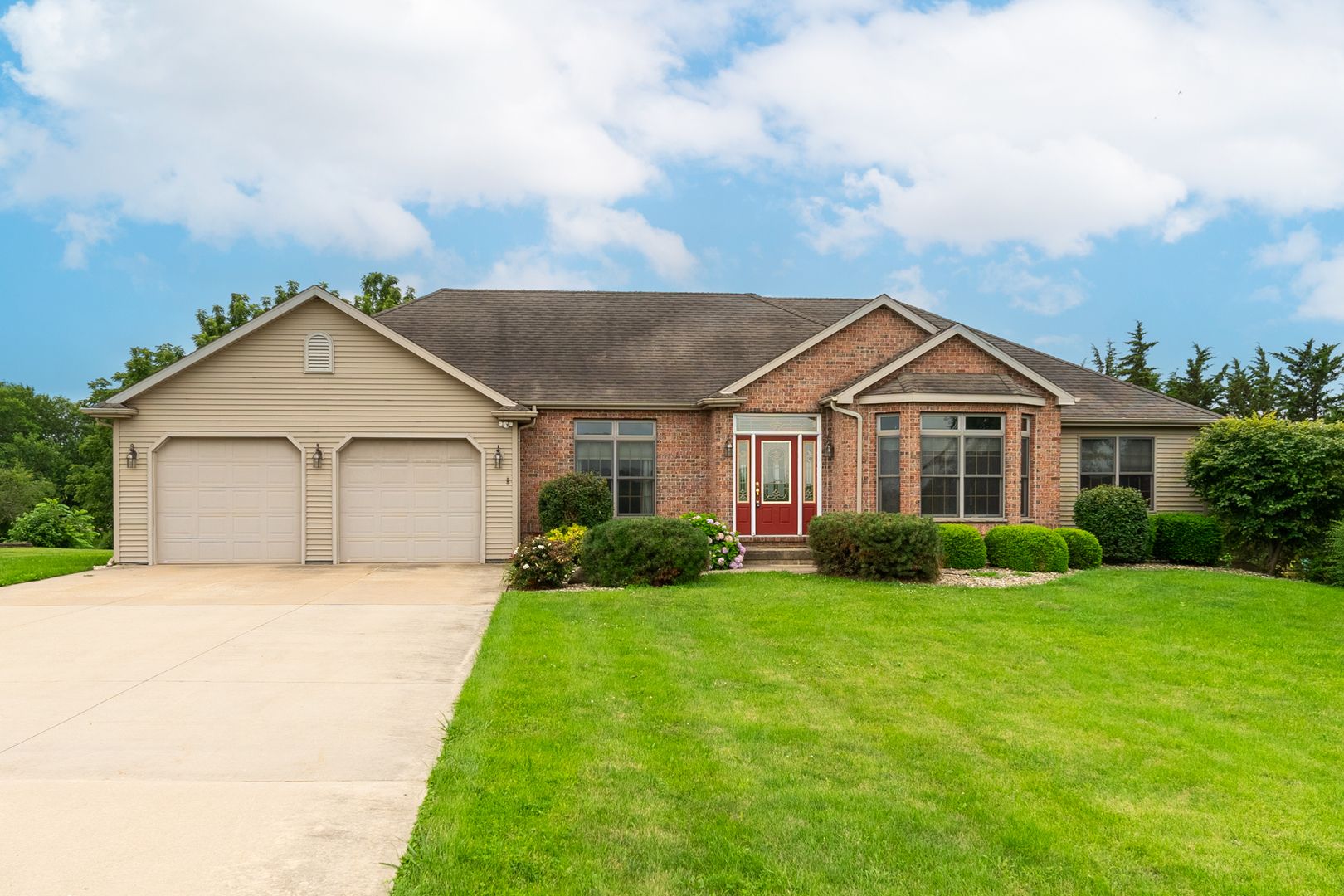 3443 E Cleveland St, Ladd, IL 61329 - See Est. Value, Schools & More