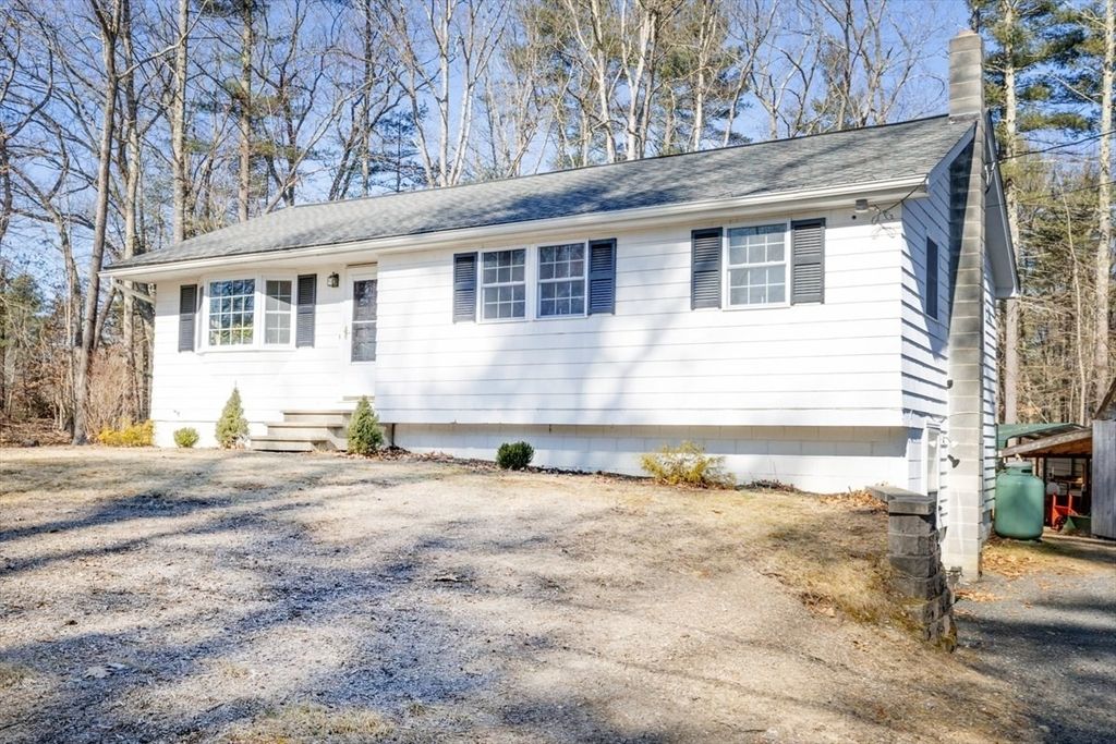 5 Buckeye Dr, Pelham, NH 03076 - See Est. Value, Schools & More