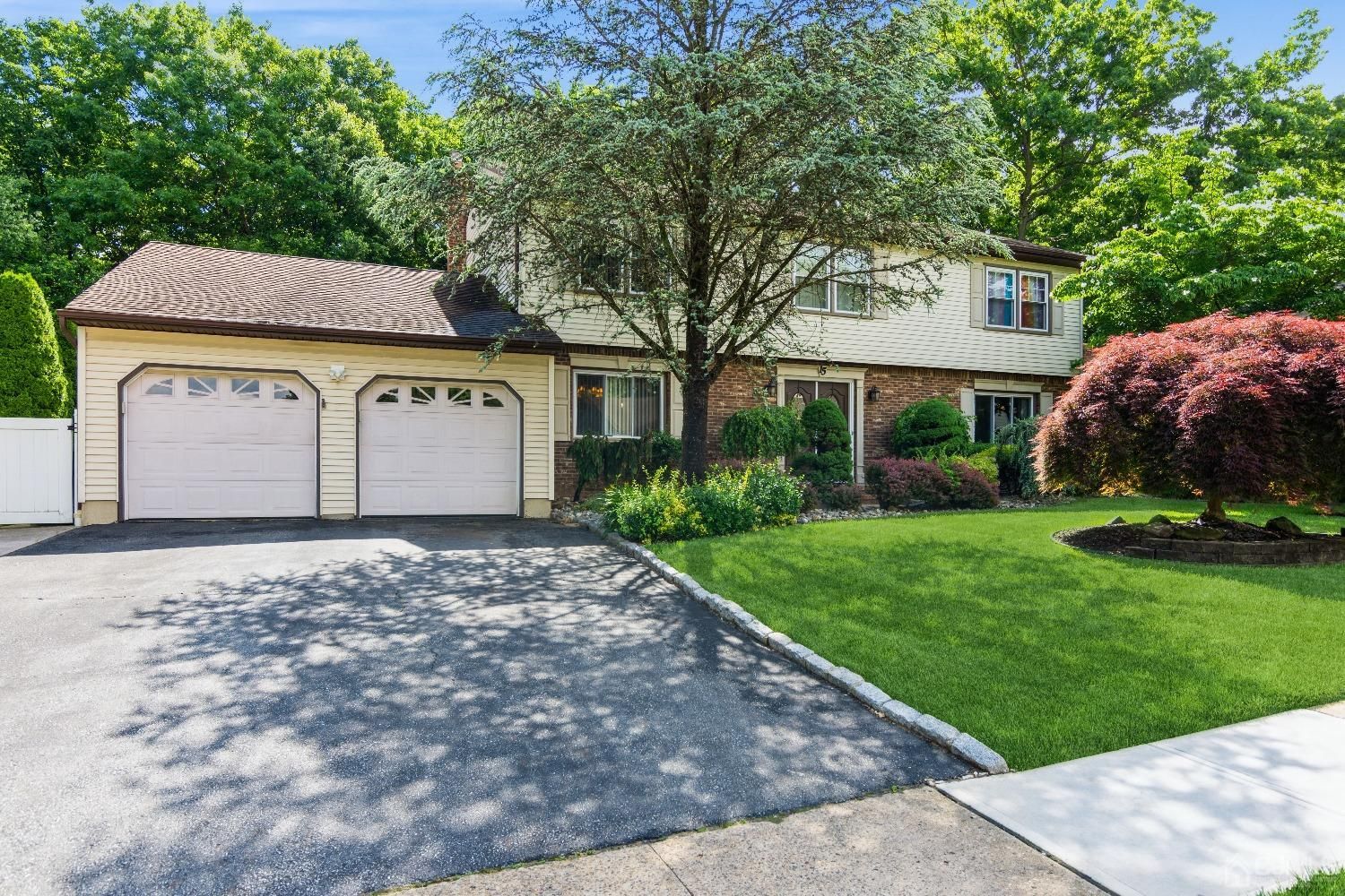 15 Glynn Ct, Parlin, NJ 08859 - See Est. Value, Schools & More