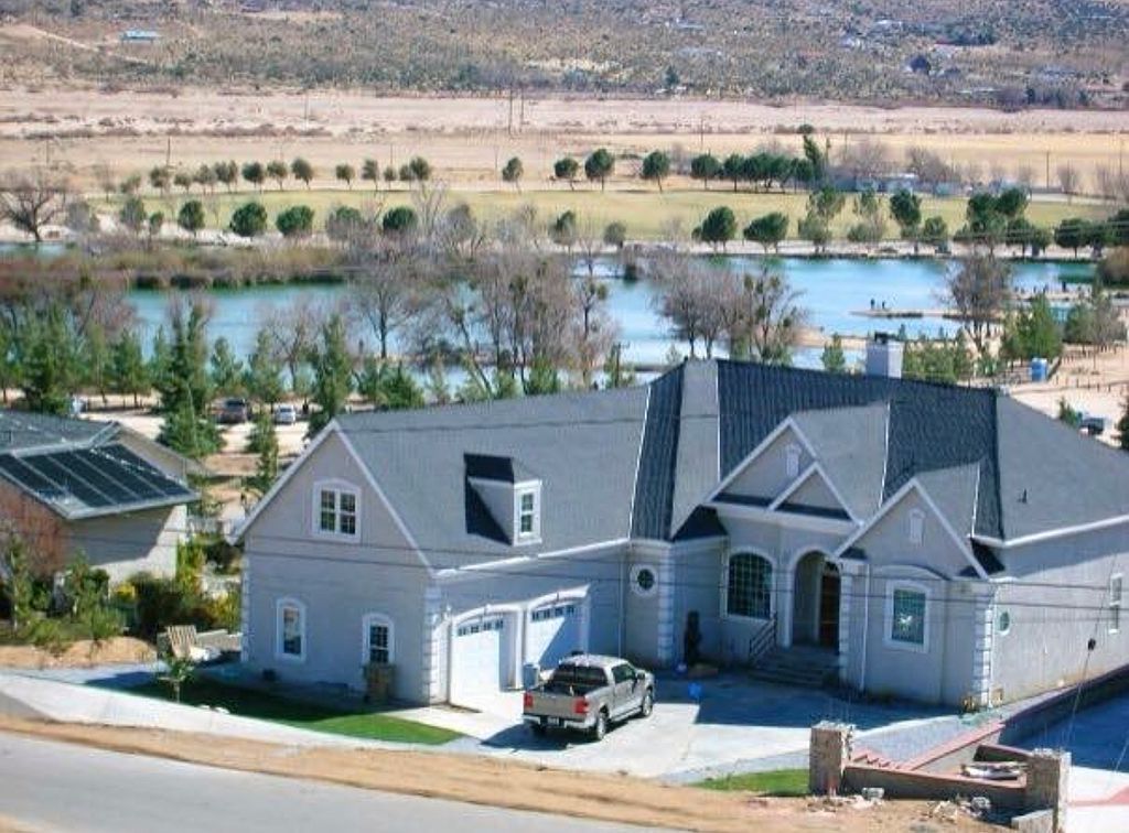 7525 Calpella Ave, Hesperia, CA 92345 - See Est. Value, Schools & More