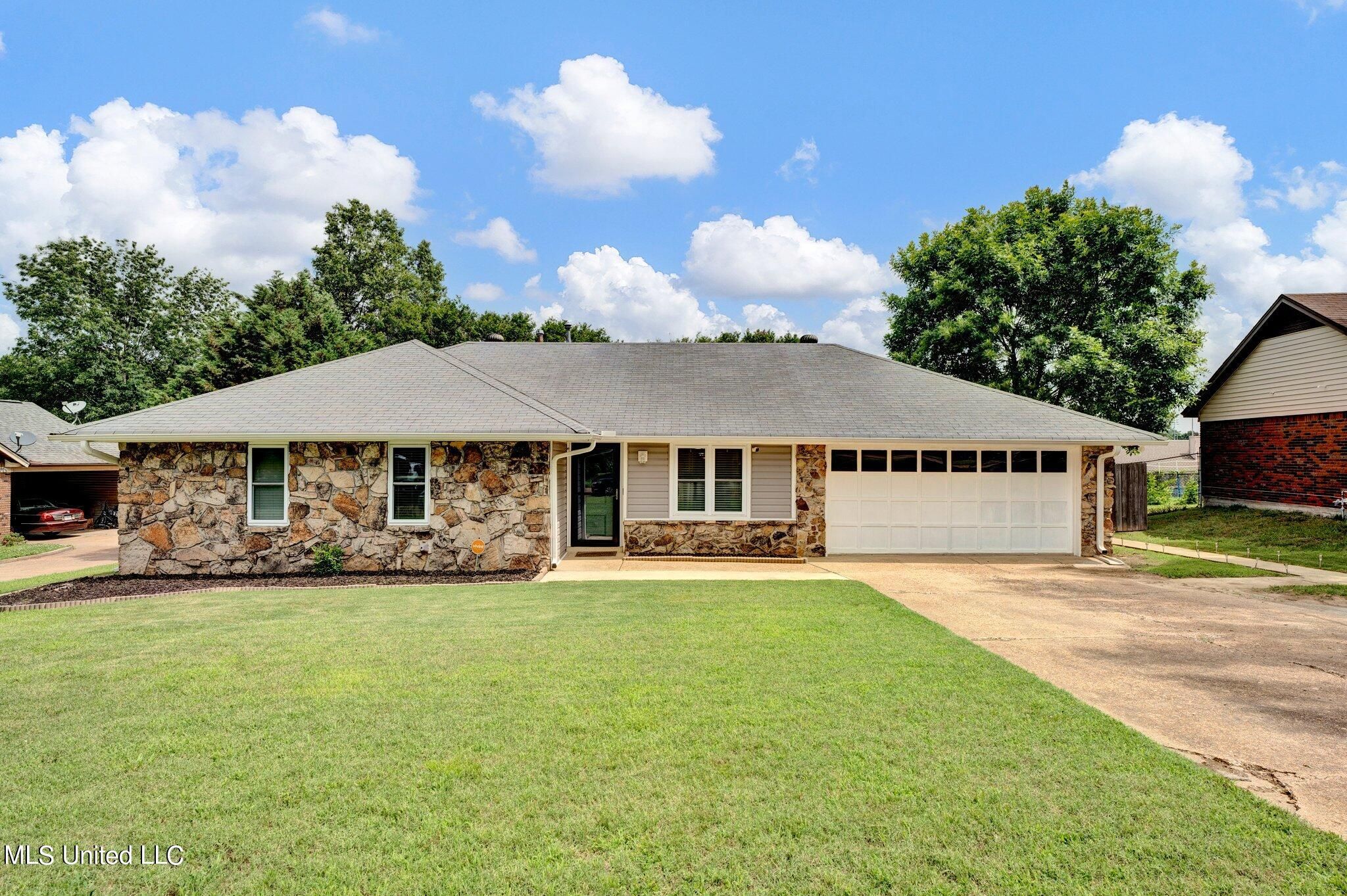 654 White Ash Dr, Southaven, MS 38671 - See Est. Value, Schools & More