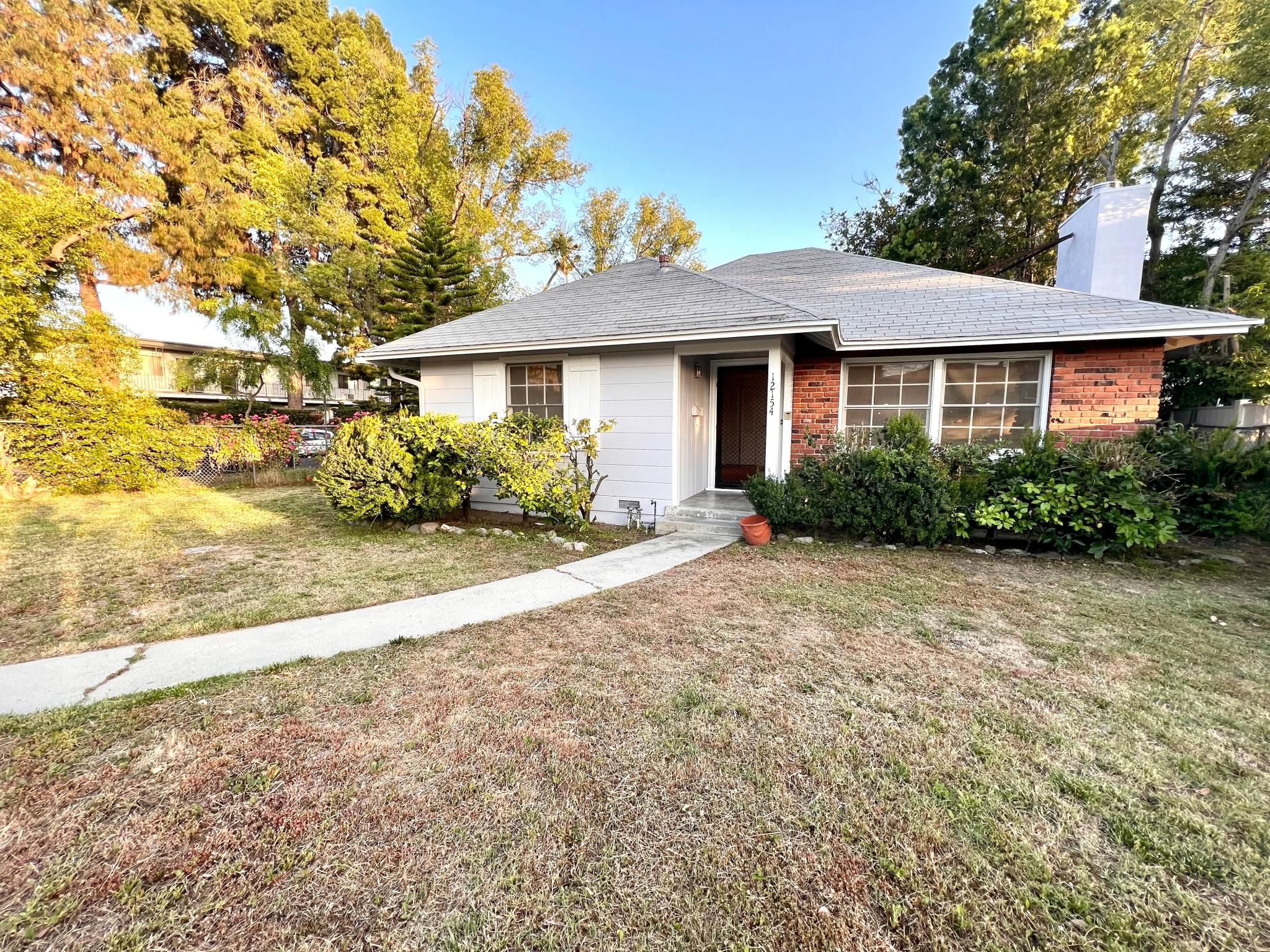 12154 Burbank Blvd, Valley Village, CA 91607 - See Est. Value, Schools ...