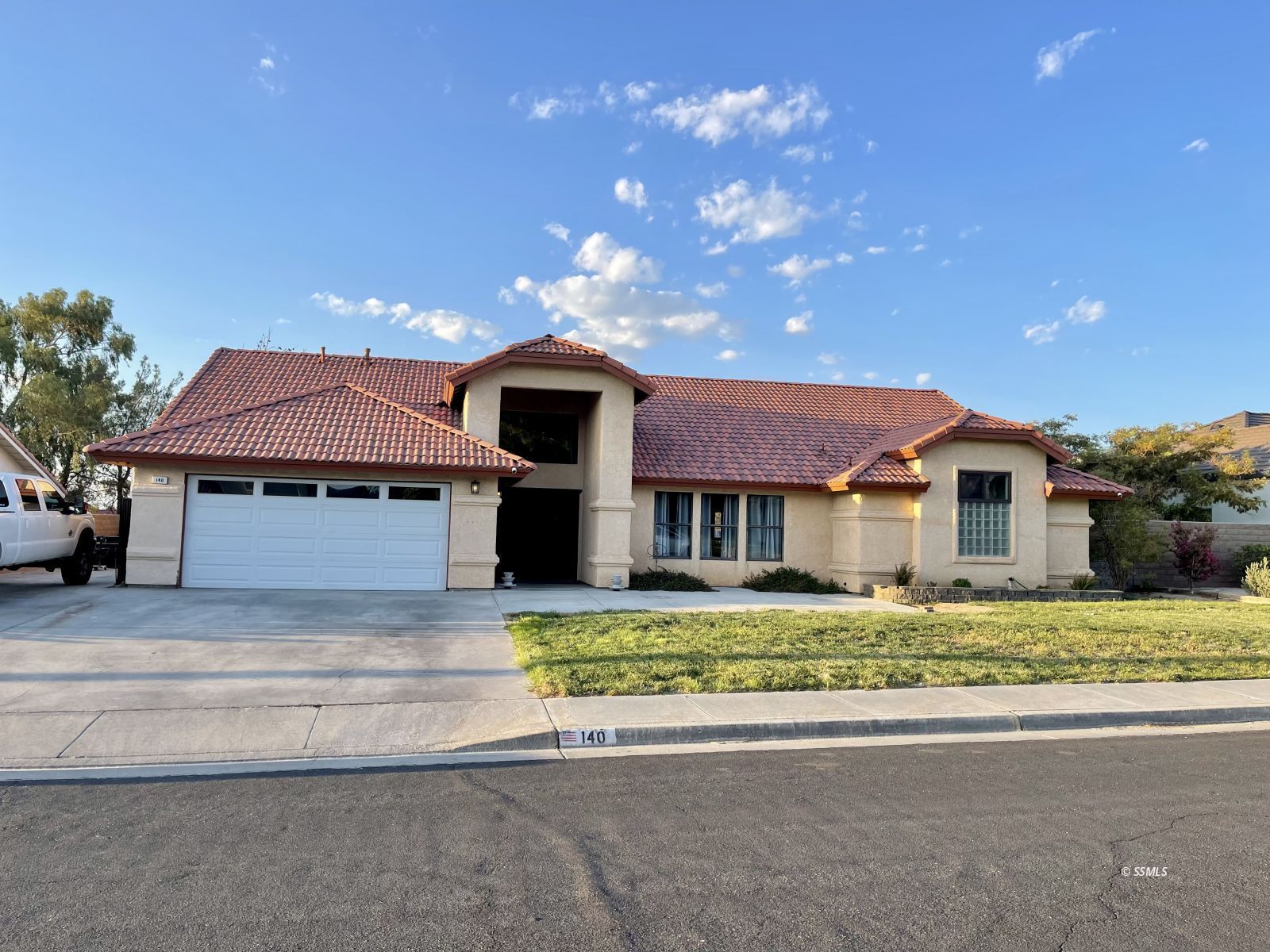 140 W Mojave Rose Ave, Ridgecrest, CA 93555 - See Est. Value, Schools & More
