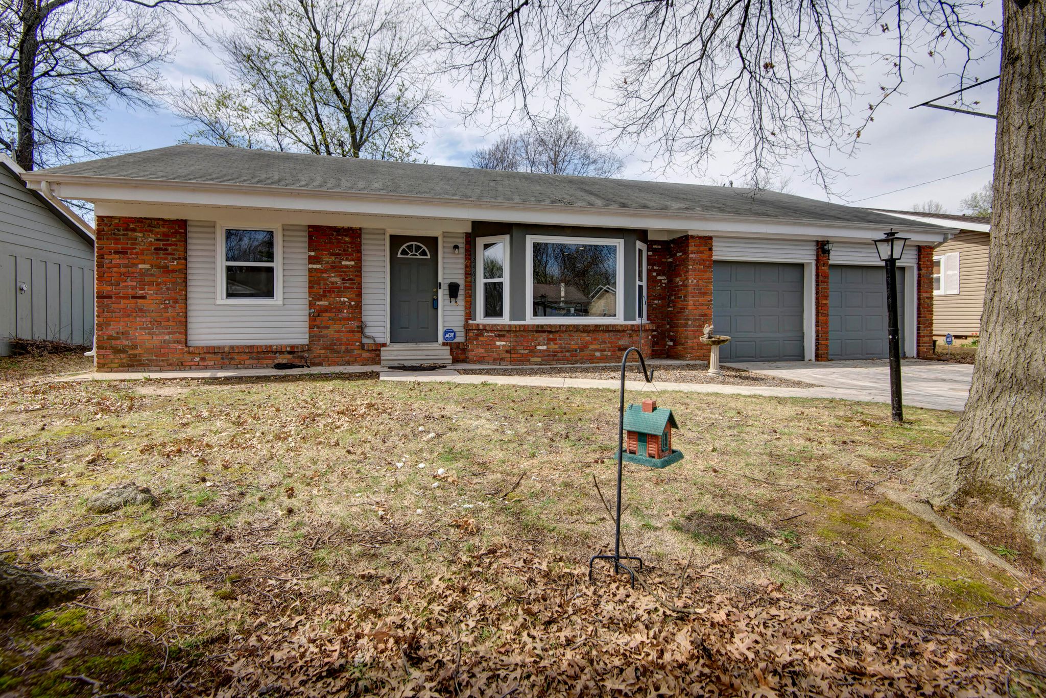 2463 S Westwood Avenue, Springfield, MO 65807 - See Est. Value, Schools & More