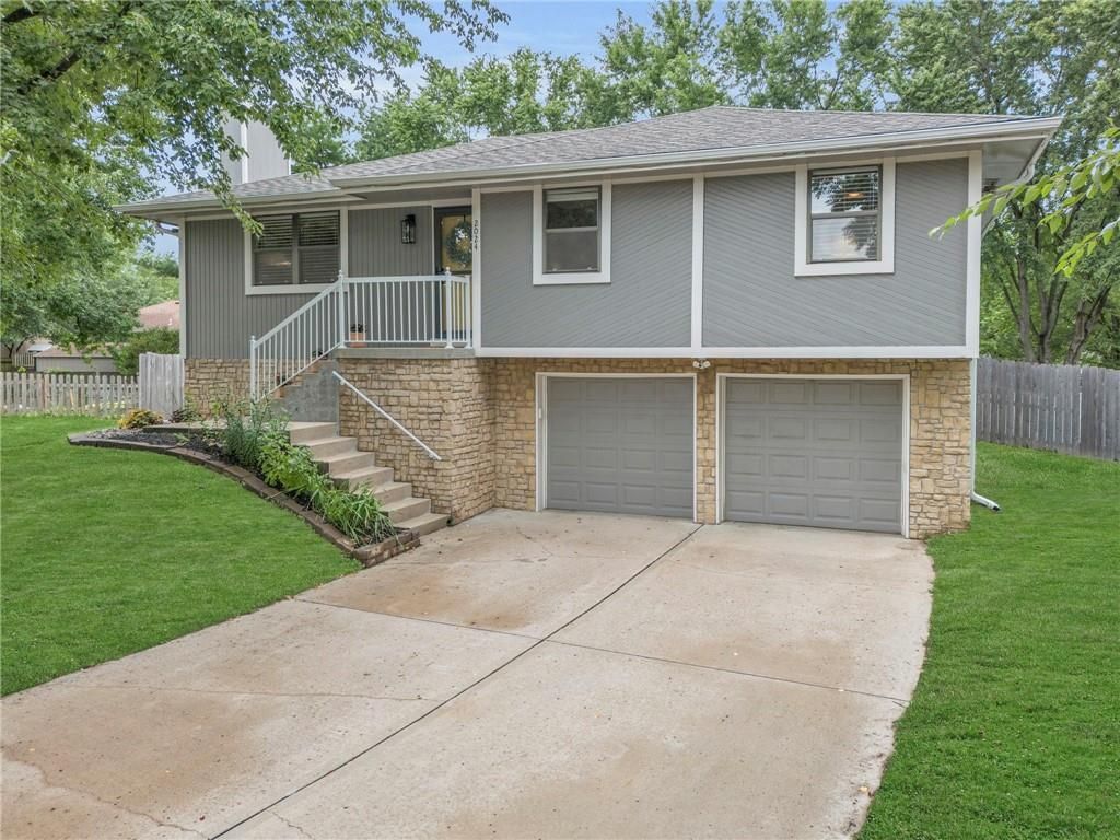 2024 NE Dill Ct, Lees Summit, MO 64086 - See Est. Value, Schools & More