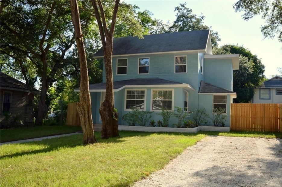 2111 13th St S, Saint Petersburg, FL 33705 - See Est. Value, Schools & More