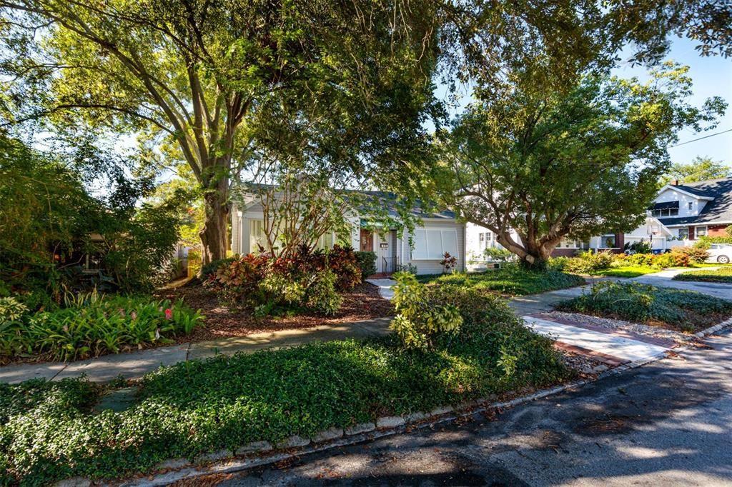 770 19th Ave N, Saint Petersburg, FL 33704 - See Est. Value, Schools & More