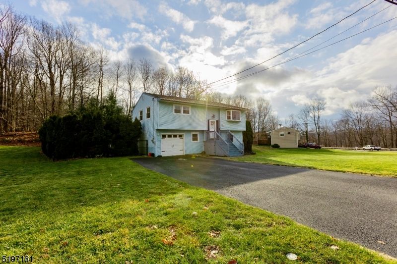 92 Wawayanda Rd, Highland Lakes, NJ 07422 - See Est. Value, Schools & More